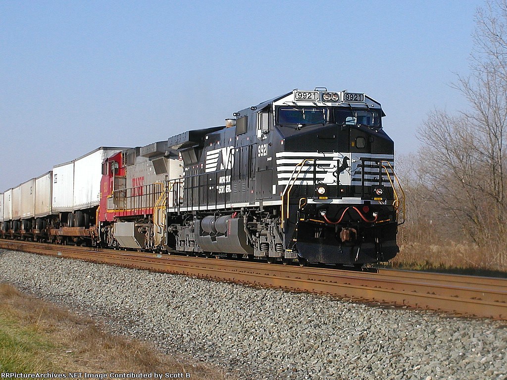 NS 9921 NS 20K 10:53 NS Chicago Line